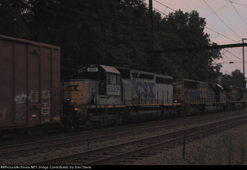 CSX SD40-2 8320 YN1 on Q409-24